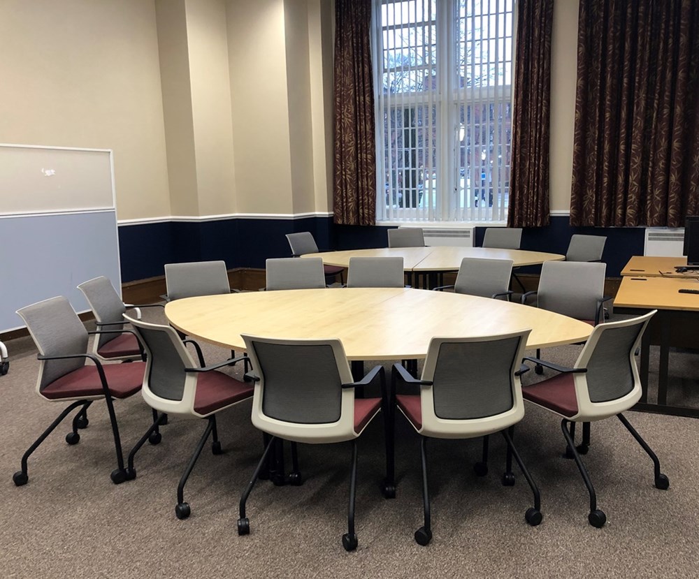 2 meeting tables and 16 chairs, all on wheels - available on Warp It ...