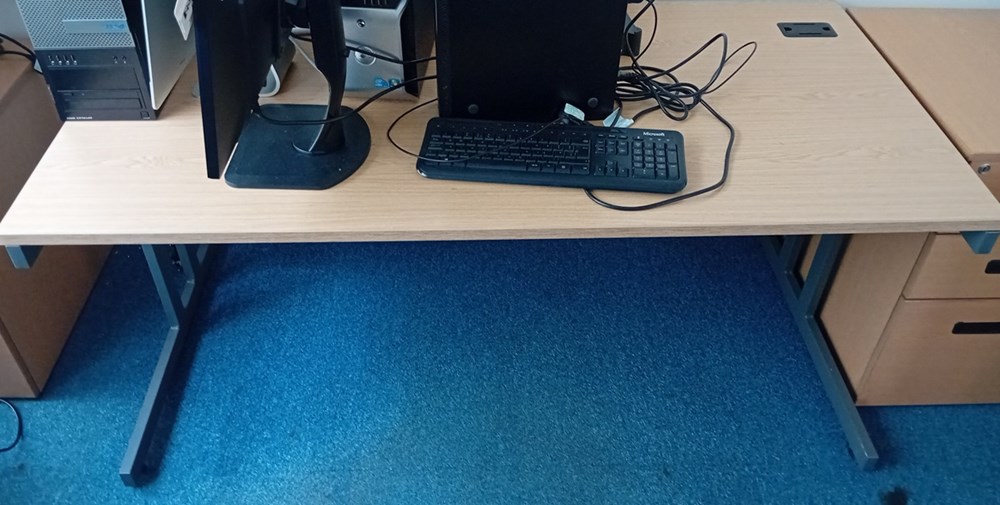 Desks - available on Warp It, reuse surplus assets within your ...